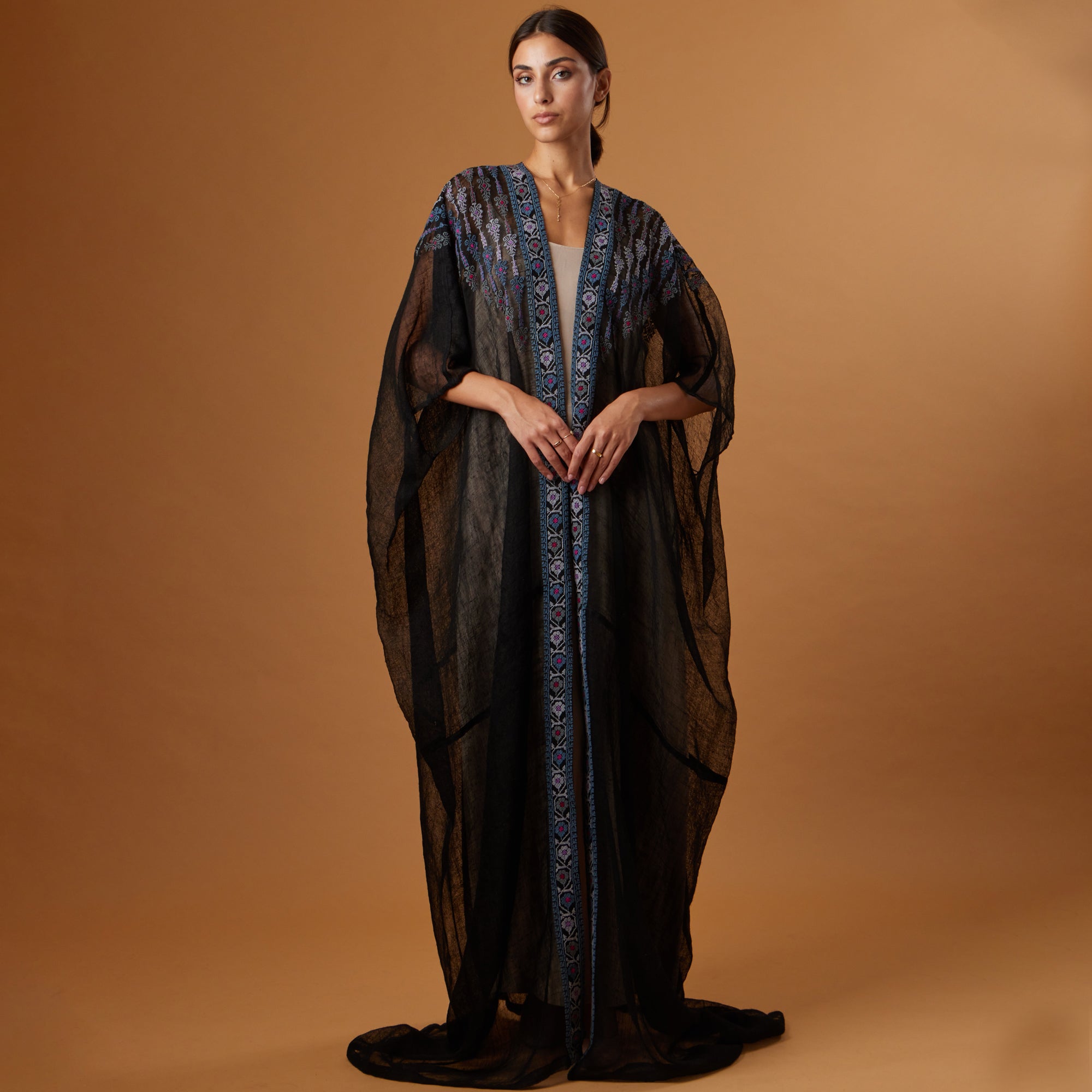 Najaf Abaya-Ward Rumi Ramallah– Inaash